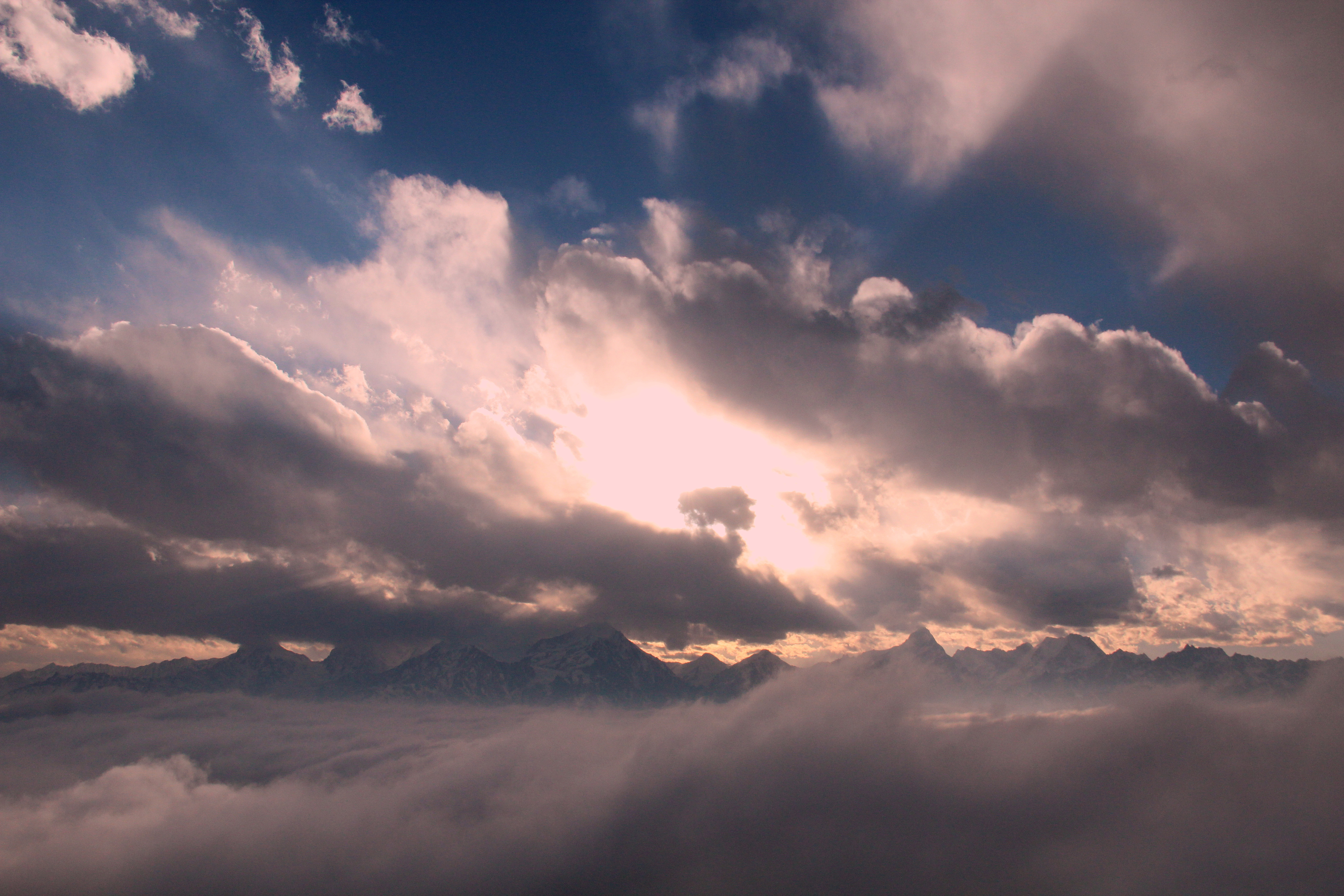 Wall Mural Dramatic Clouds